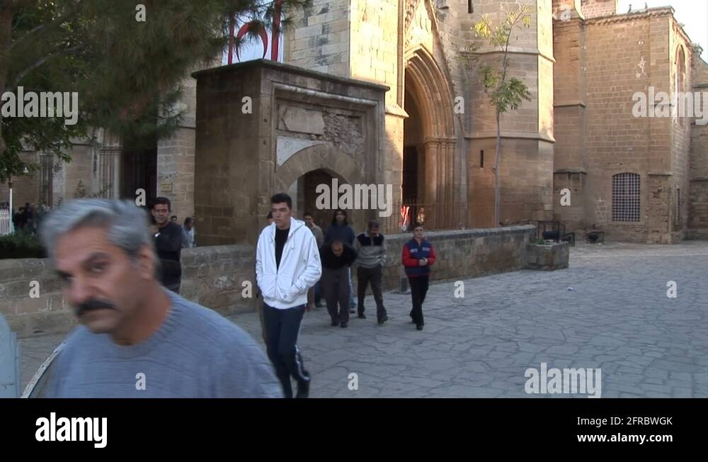 Muslim devotees Stock Videos & Footage - HD and 4K Video Clips - Alamy