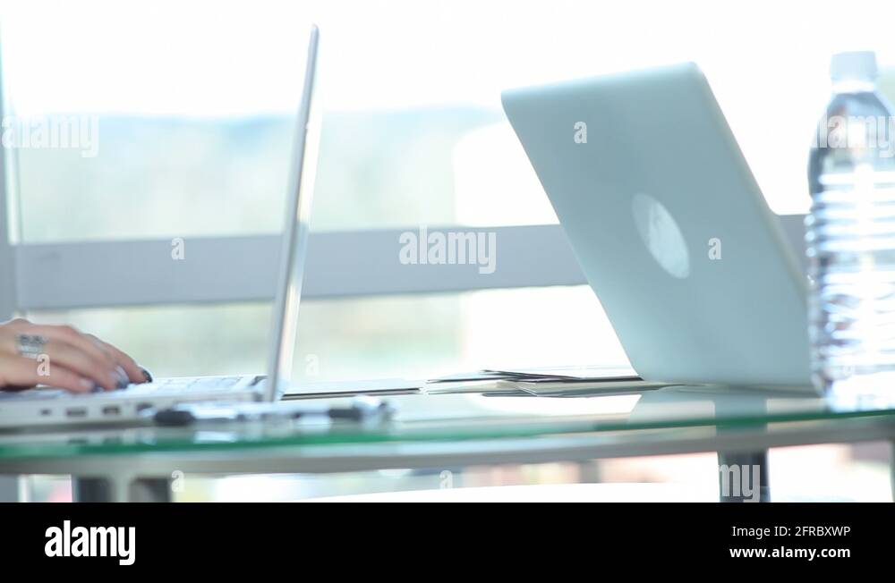 Handshake Stock Videos & Footage - HD and 4K Video Clips - Alamy