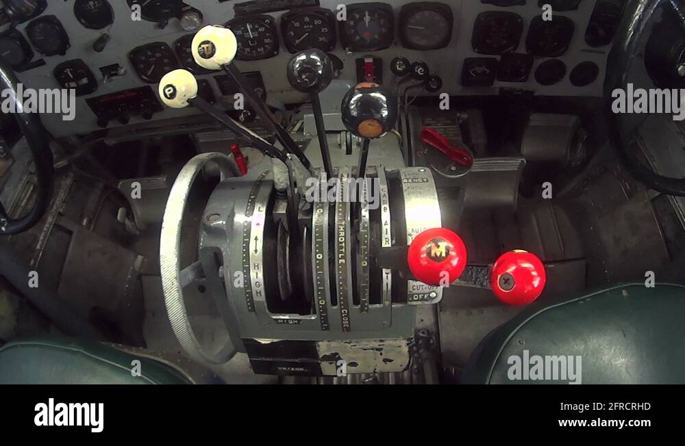 Douglas DC3 Interior Of Cockpit Stock Video Footage - Alamy