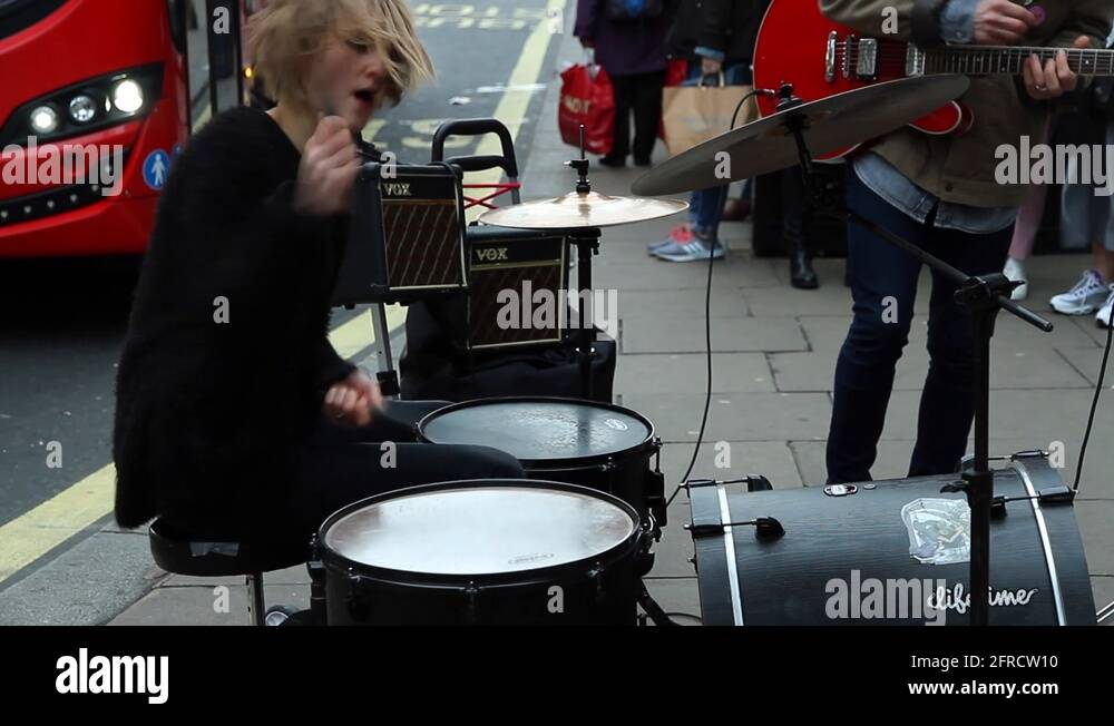 Give a concert Stock Videos & Footage - HD and 4K Video Clips - Alamy