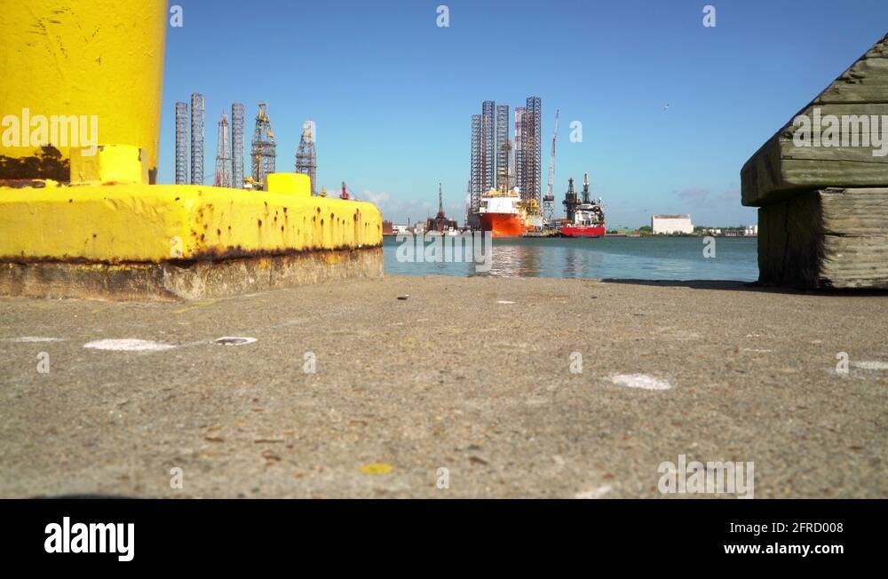 Oil rig corrosion Stock Videos & Footage - HD and 4K Video Clips - Alamy