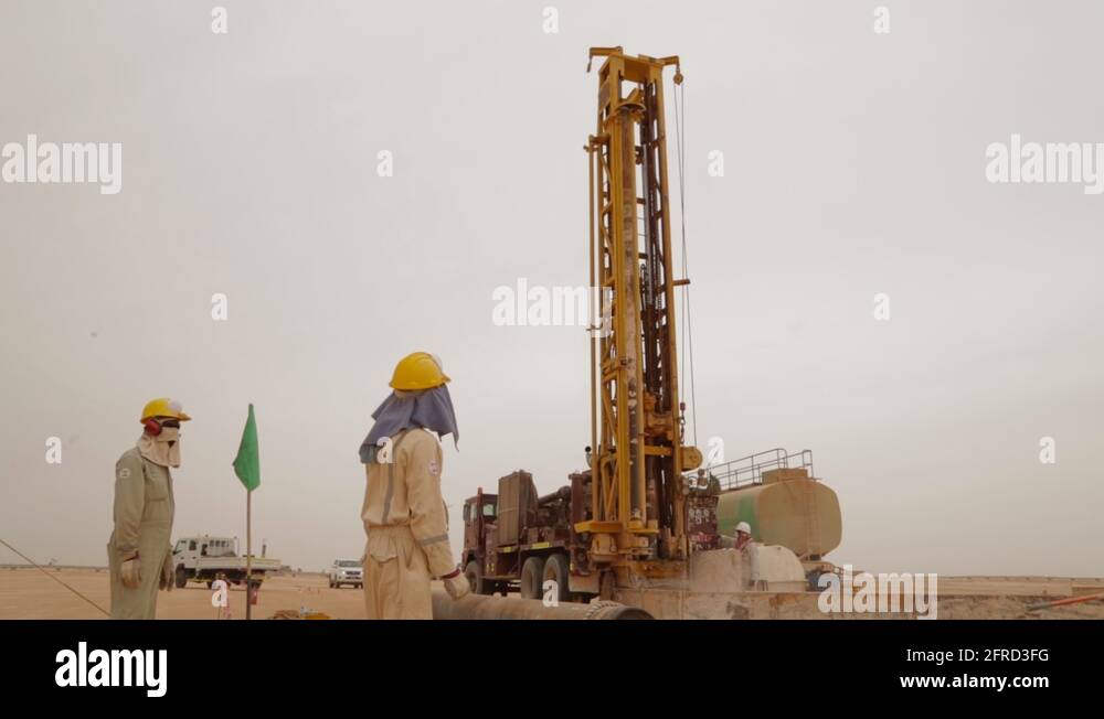 Oil bore Stock Videos & Footage - HD and 4K Video Clips - Alamy