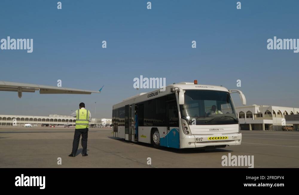 Passengers leaving bus Stock Videos & Footage - HD and 4K Video Clips ...