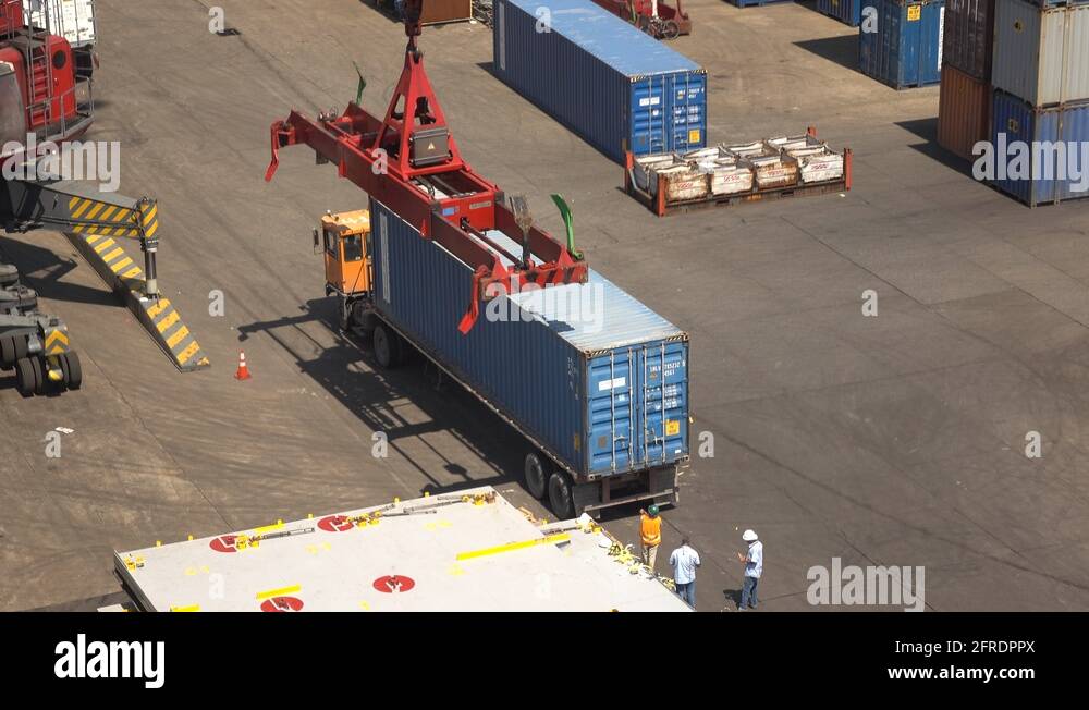 Off loading containers Stock Videos & Footage - HD and 4K Video Clips ...