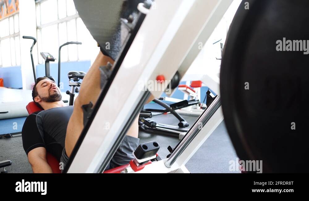 Young men leg press Stock Videos & Footage - HD and 4K Video Clips - Alamy