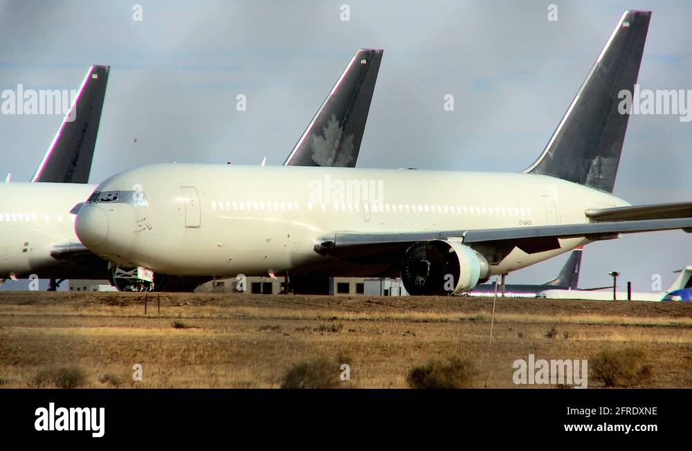 Desert air aircraft Stock Videos & Footage - HD and 4K Video Clips - Alamy