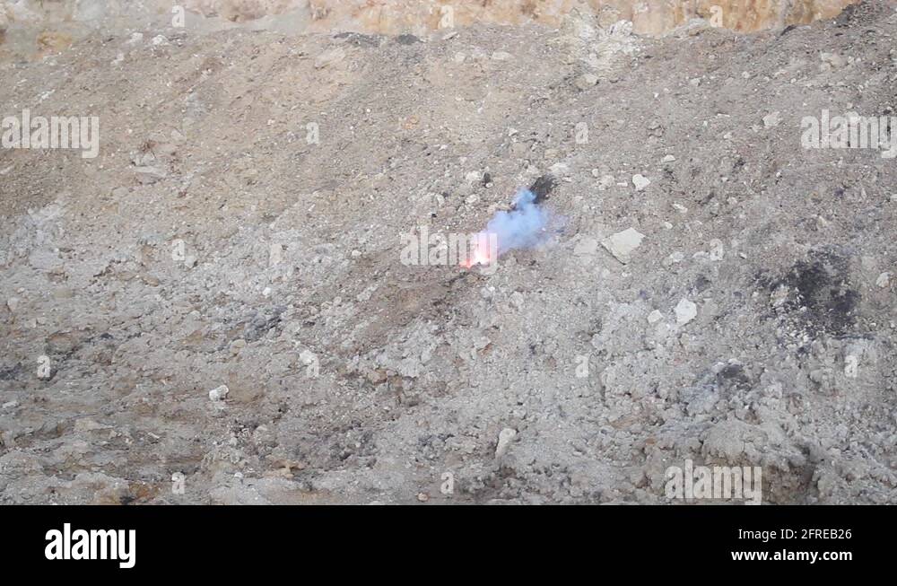 Petard burst Stock Videos & Footage - HD and 4K Video Clips - Alamy