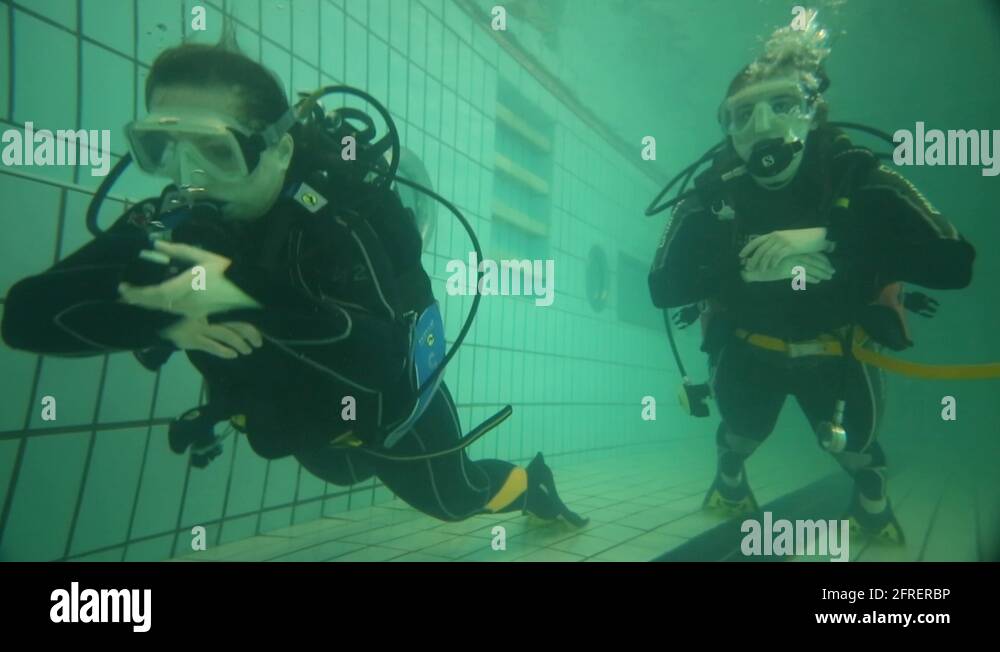 Underwater models Stock Videos & Footage - HD and 4K Video Clips - Alamy