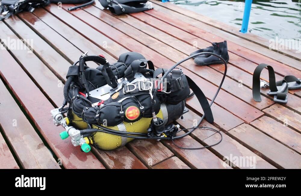 Scuba diving pier Stock Videos & Footage - HD and 4K Video Clips - Alamy