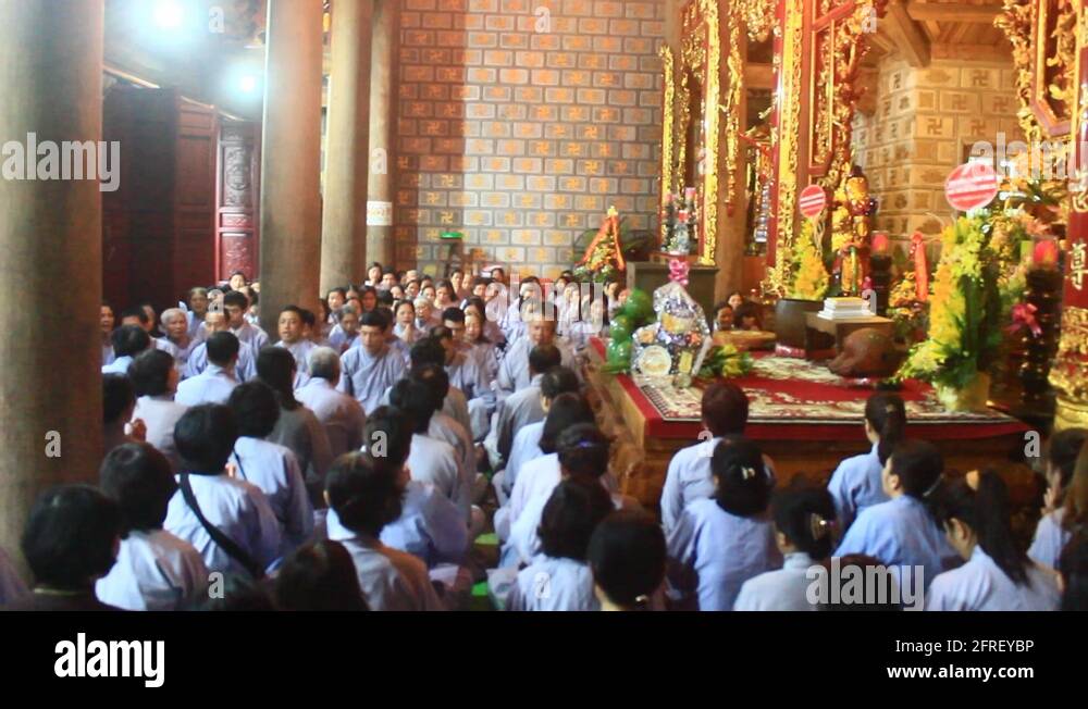 Crowd praying mass Stock Videos & Footage - HD and 4K Video Clips - Alamy