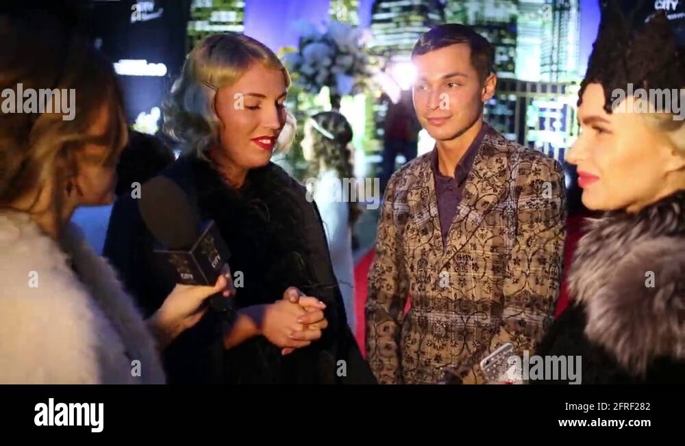 Magazine interview Stock Videos & Footage - HD and 4K Video Clips - Alamy