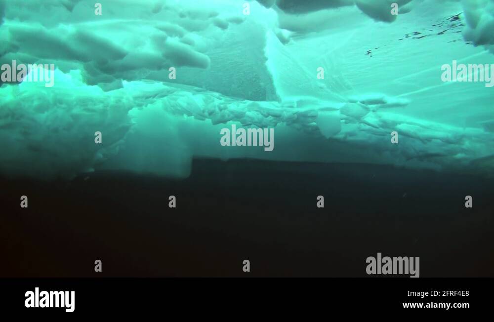 Stunning underwater view under the Arctic ice at the North Pole Stock ...