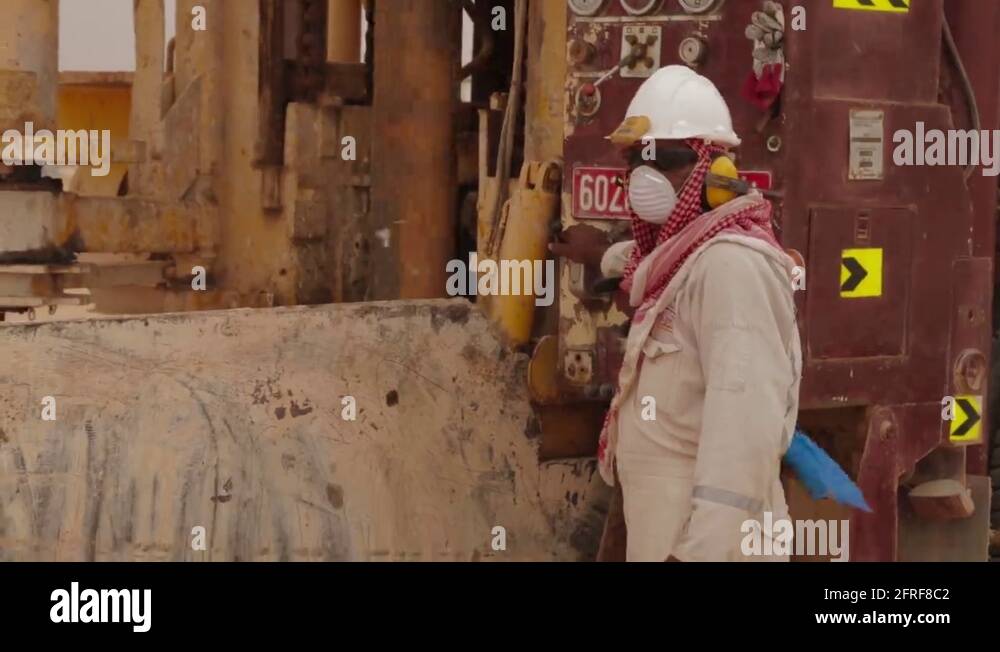 Operating machinery on oil rig Stock Videos & Footage - HD and 4K Video ...