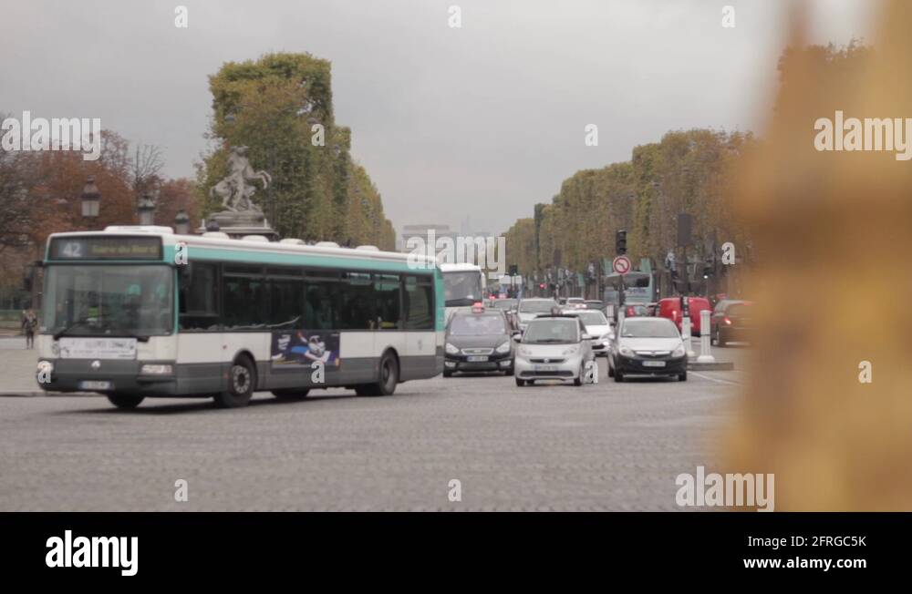 Intersection paris Stock Videos & Footage - HD and 4K Video Clips - Alamy