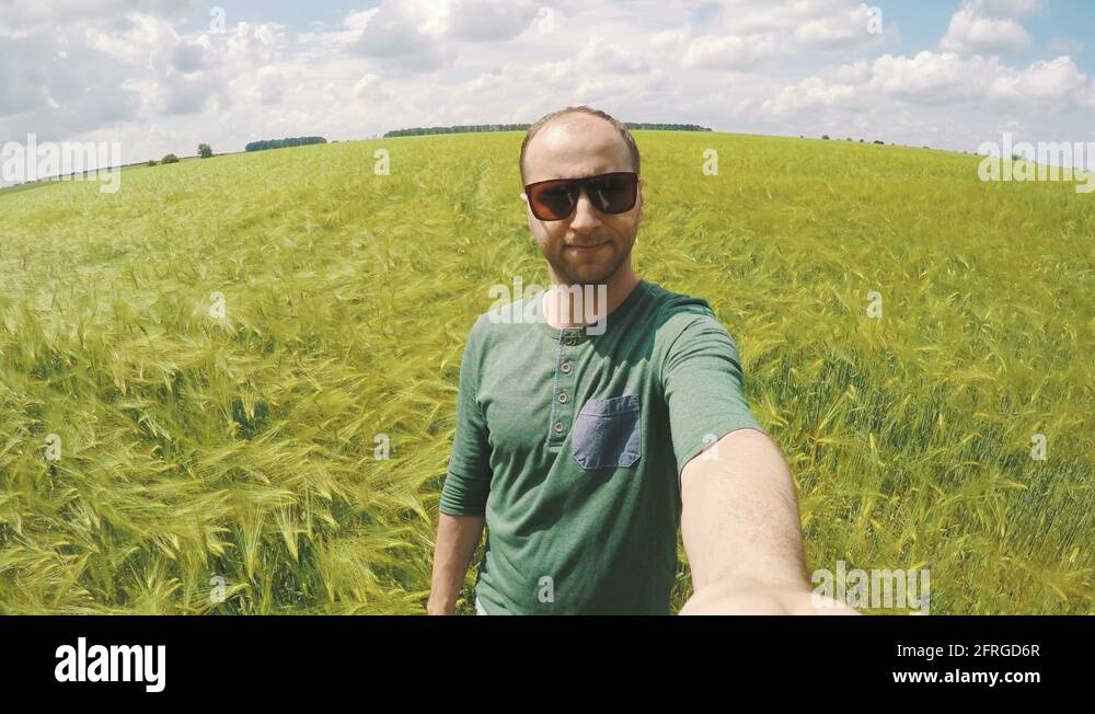 Selfy Photograph Stock Videos And Footage Hd And 4k Video Clips Alamy