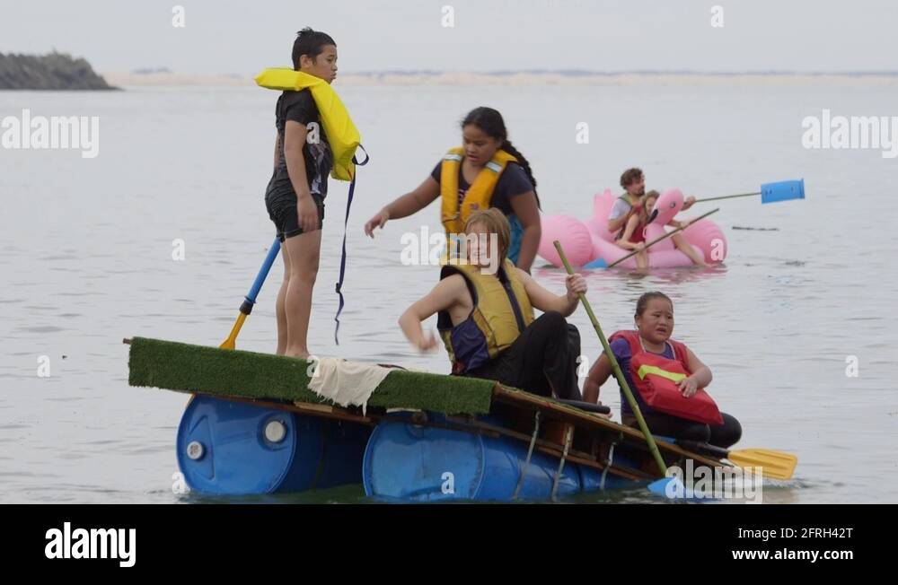 Sinking raft Stock Videos & Footage - HD and 4K Video Clips - Alamy