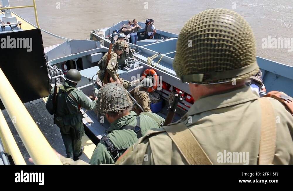 Higgins boat Stock Videos & Footage - HD and 4K Video Clips - Alamy