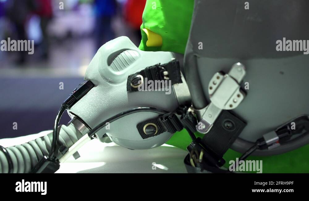 Pilot helmet display Stock Videos & Footage - HD and 4K Video Clips - Alamy