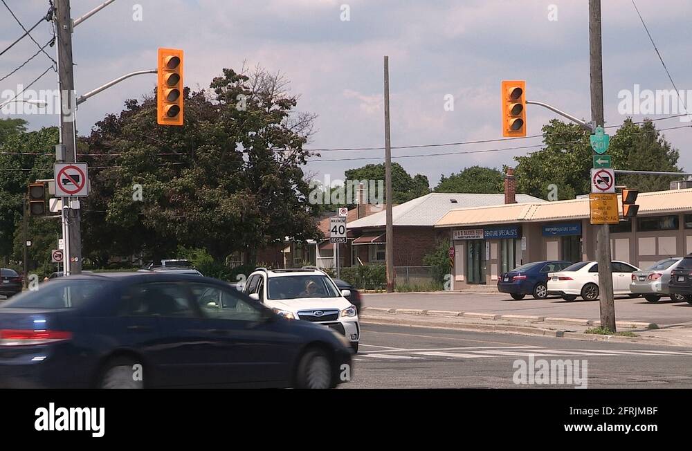Traffic lights and power outage at city of Toronto intersection ...