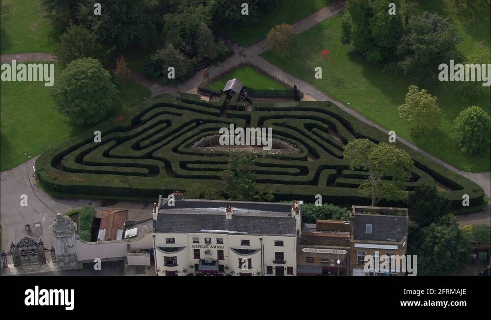 Hampton court palace maze Stock Videos & Footage - HD and 4K Video ...