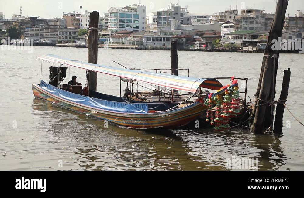 Bangkok boat pier Stock Videos & Footage - HD and 4K Video Clips - Alamy