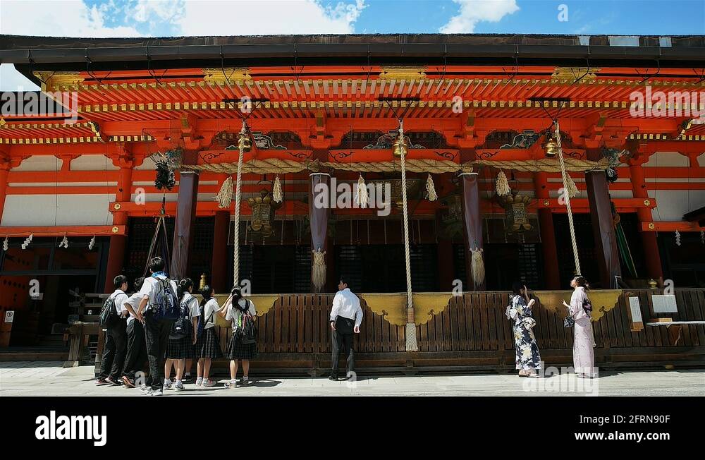 Yasaka shinto shrine Stock Videos & Footage - HD and 4K Video Clips - Alamy