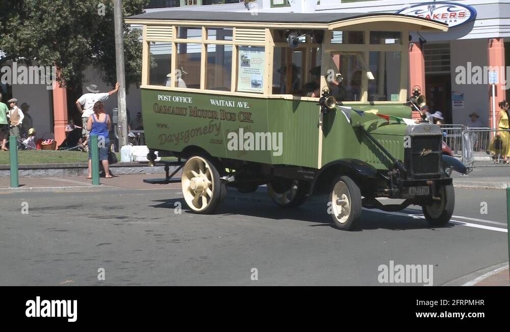 Vintage bus Stock Videos & Footage - HD and 4K Video Clips - Alamy
