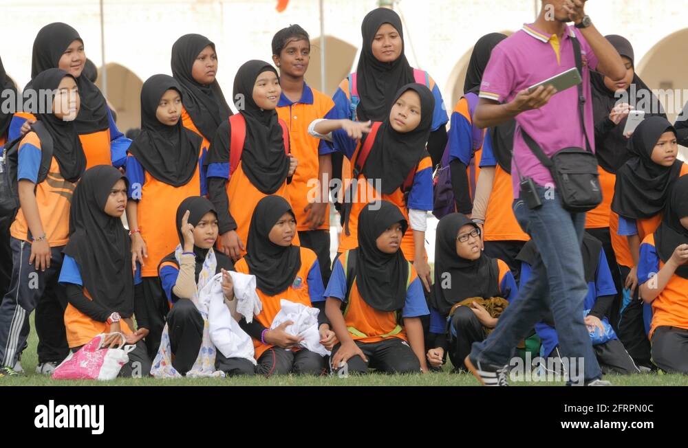 Muslim kids school Stock Videos & Footage - HD and 4K Video Clips - Alamy