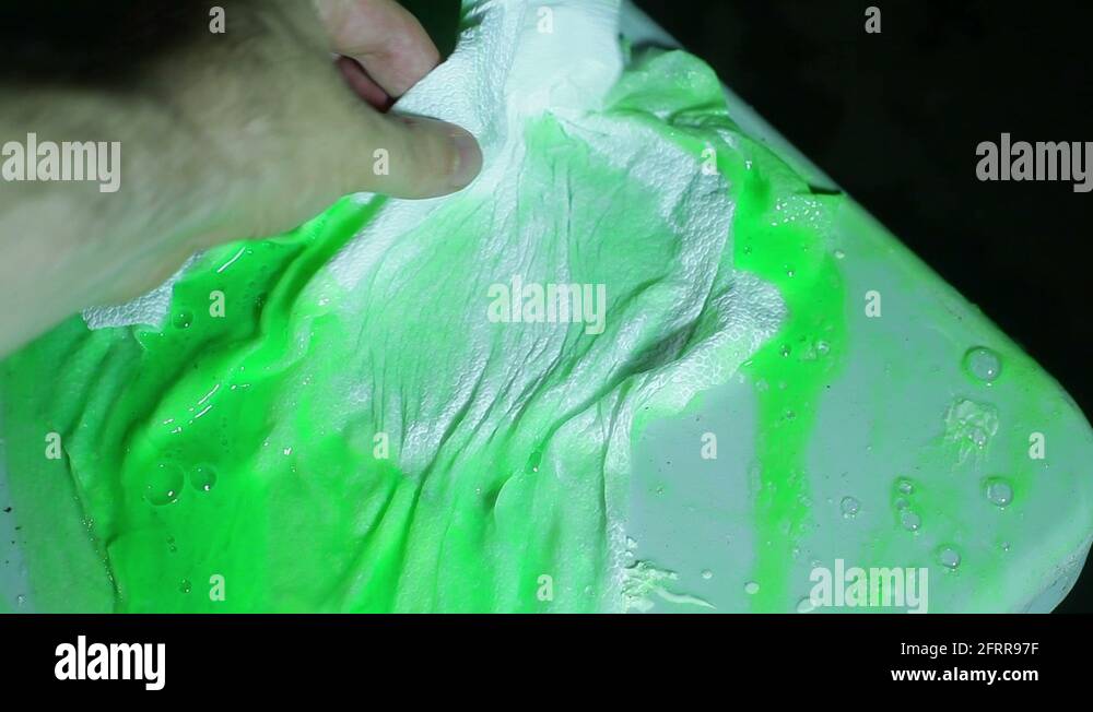 Messy towel Stock Videos & Footage - HD and 4K Video Clips - Alamy