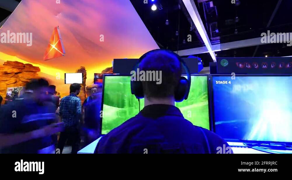 Computer games screens Stock Videos & Footage - HD and 4K Video Clips ...