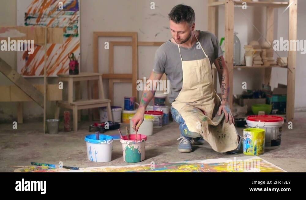 Paint splash artist Stock Videos & Footage - HD and 4K Video Clips - Alamy