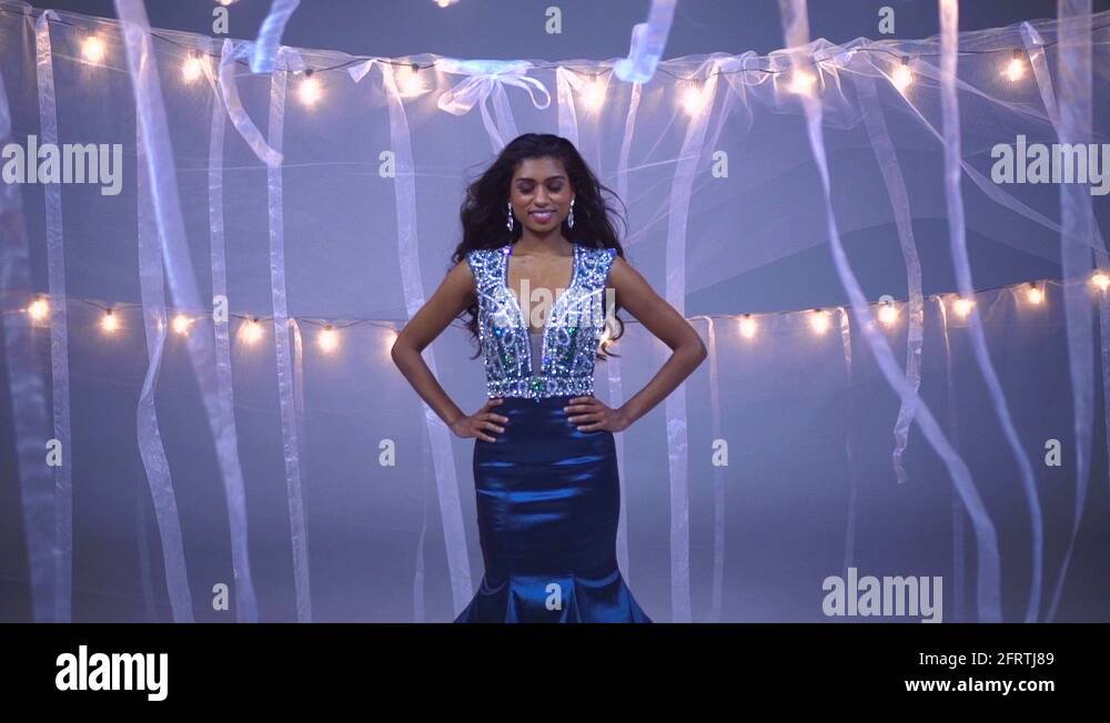 Modelling fashion Stock Videos & Footage - HD and 4K Video Clips - Alamy