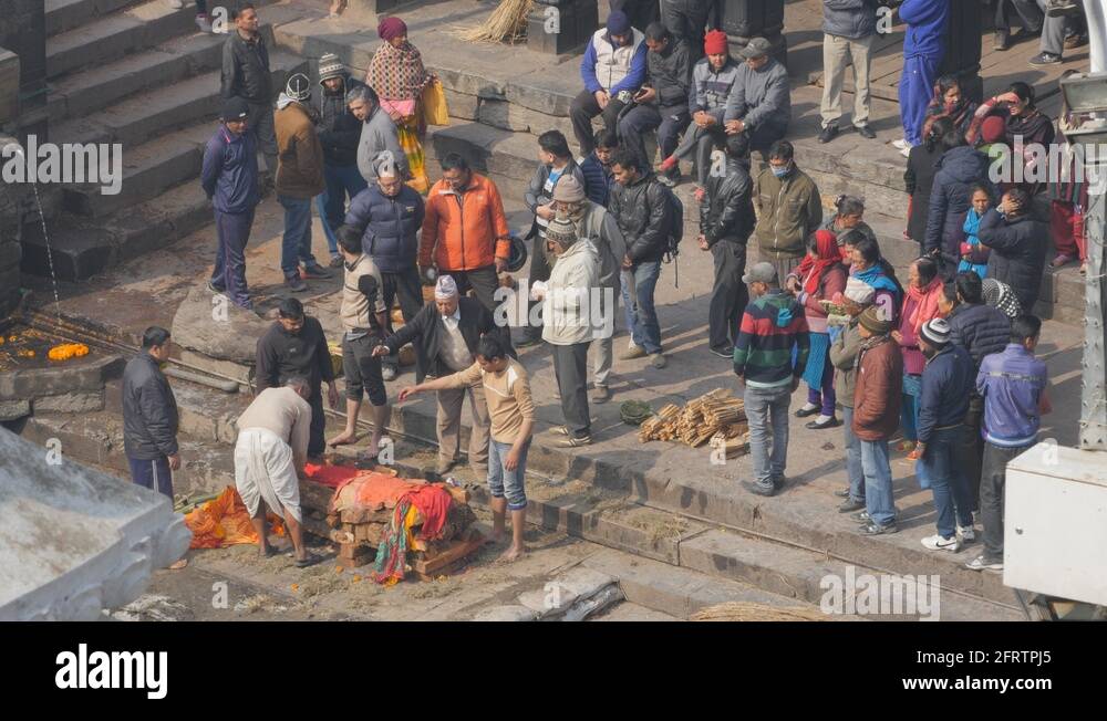 Hindu funeral ceremony at Pashupatinath temple,Kathmandu,Nepal Stock ...