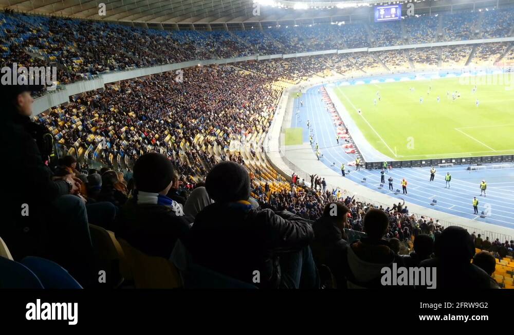 Crowd fans heads football Stock Videos & Footage - HD and 4K Video ...