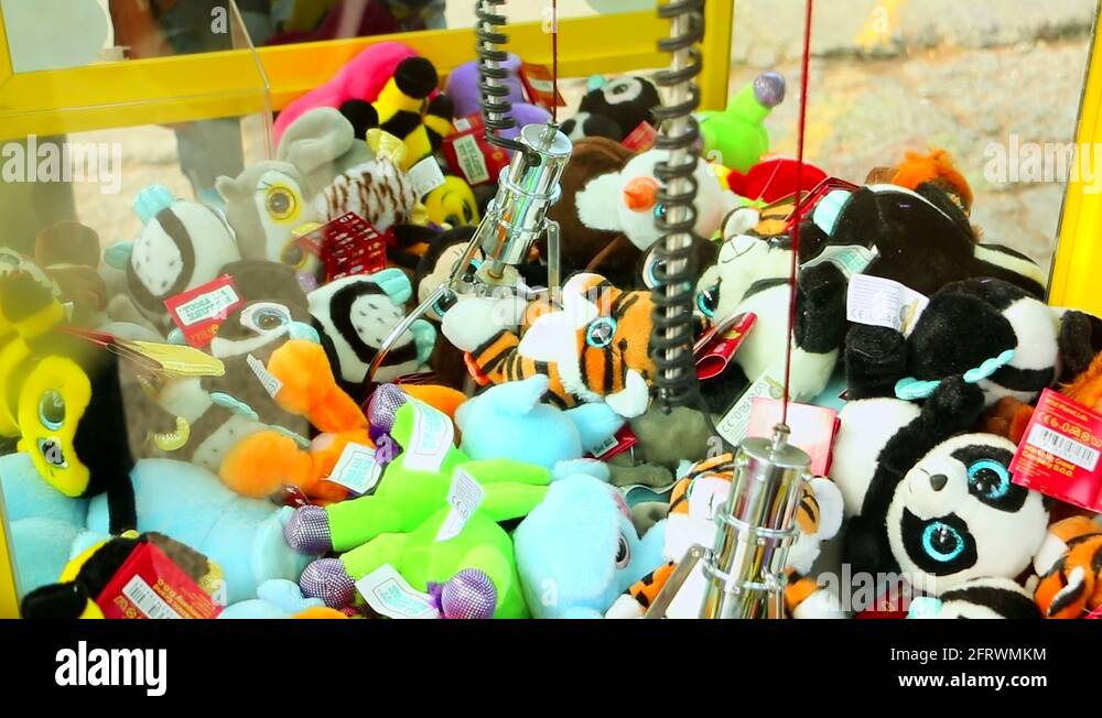Grabbing claw machine Stock Videos & Footage - HD and 4K Video Clips ...
