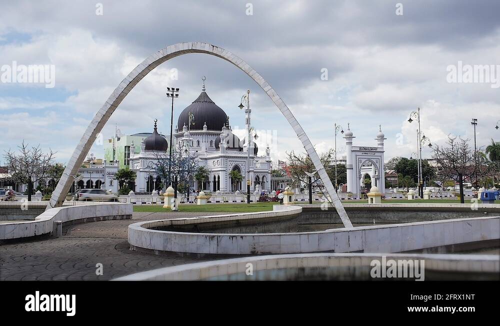 Zahir mosque Stock Videos & Footage - HD and 4K Video Clips - Alamy