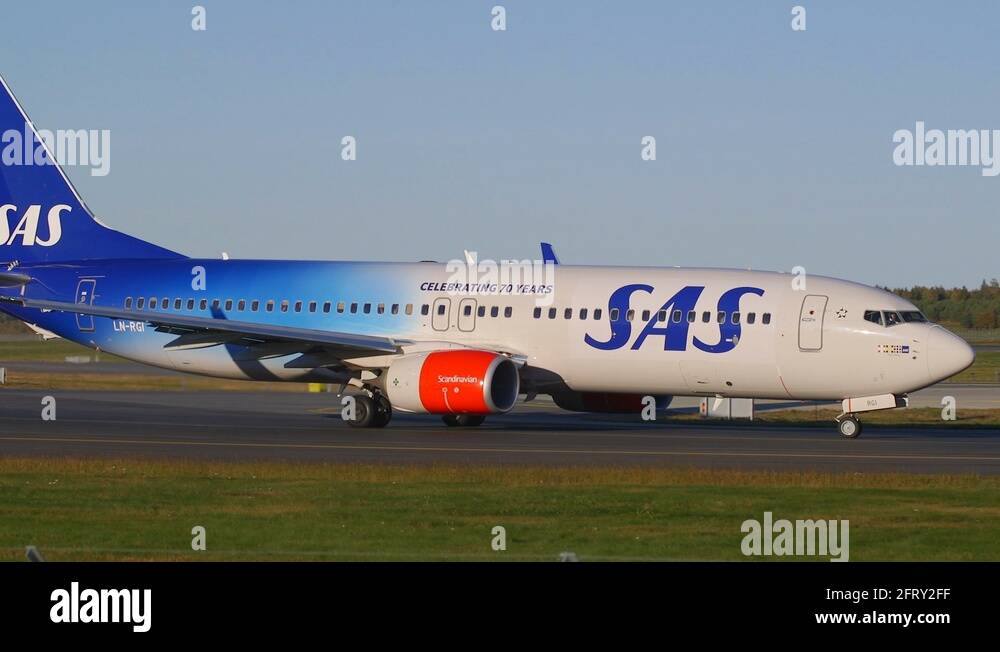 Livery vehicle Stock Videos & Footage - HD and 4K Video Clips - Alamy