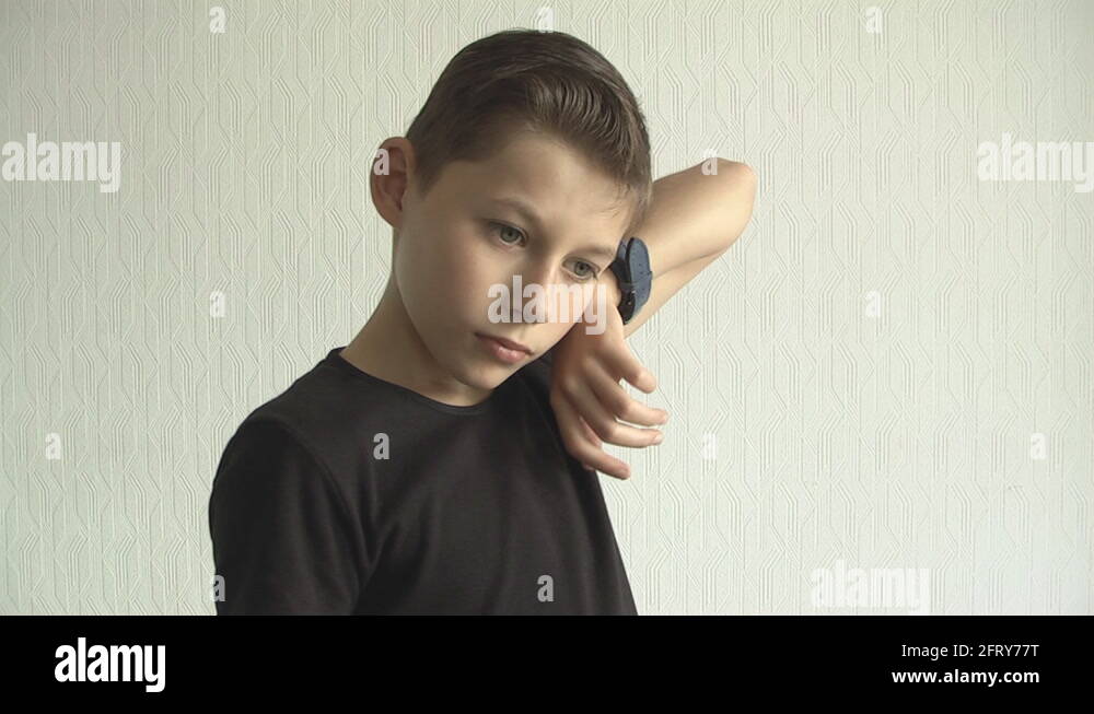 Checking time boy Stock Videos & Footage - HD and 4K Video Clips - Alamy