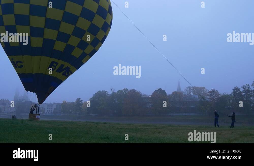 Hot air balloon scene Stock Videos & Footage - HD and 4K Video Clips ...