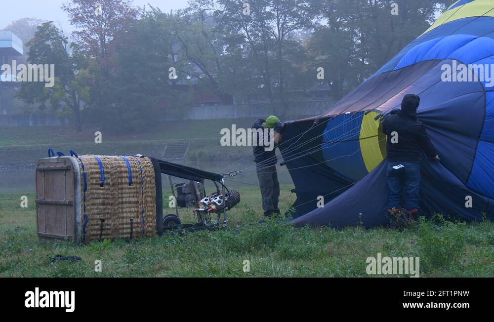 Hot air balloon fan Stock Videos & Footage - HD and 4K Video Clips - Alamy