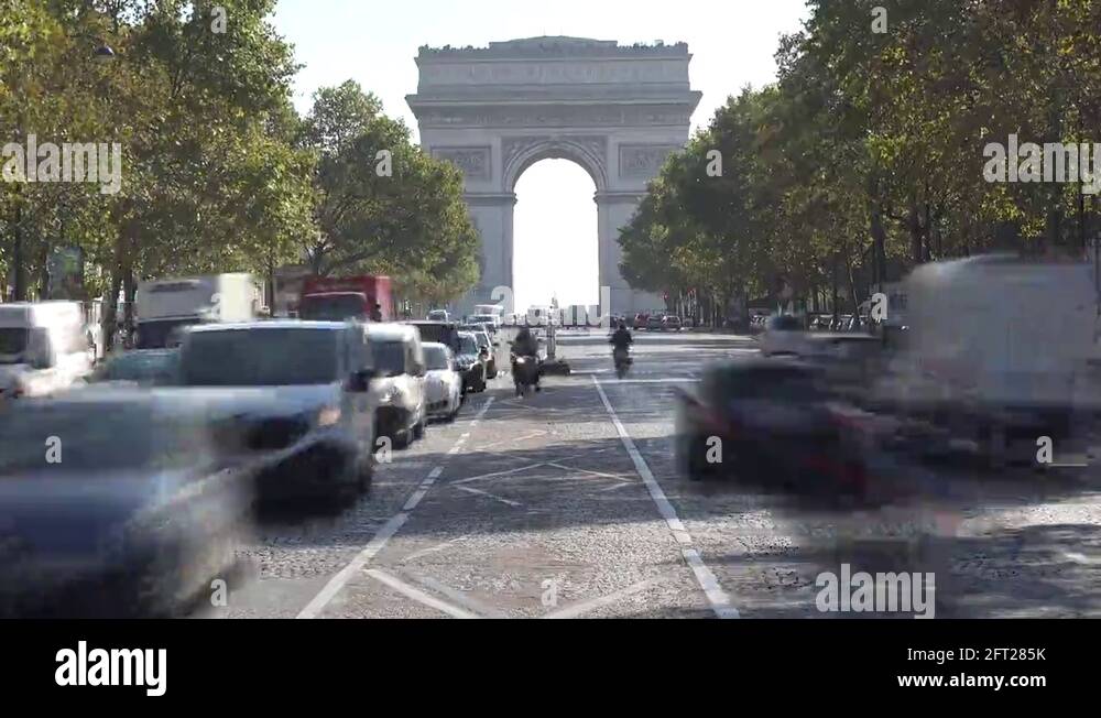 Arc de Triomphe, Arch of Triumph, car passing, fast, time lapse Stock ...