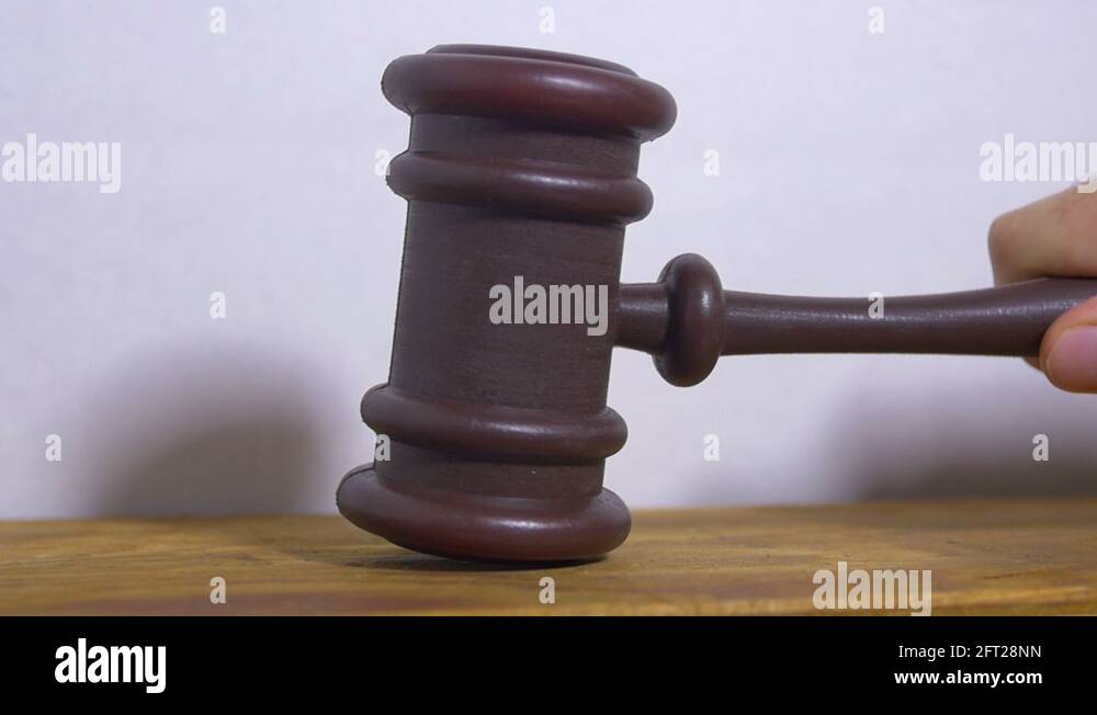 hammering gavel court judge Stock Video Footage - Alamy