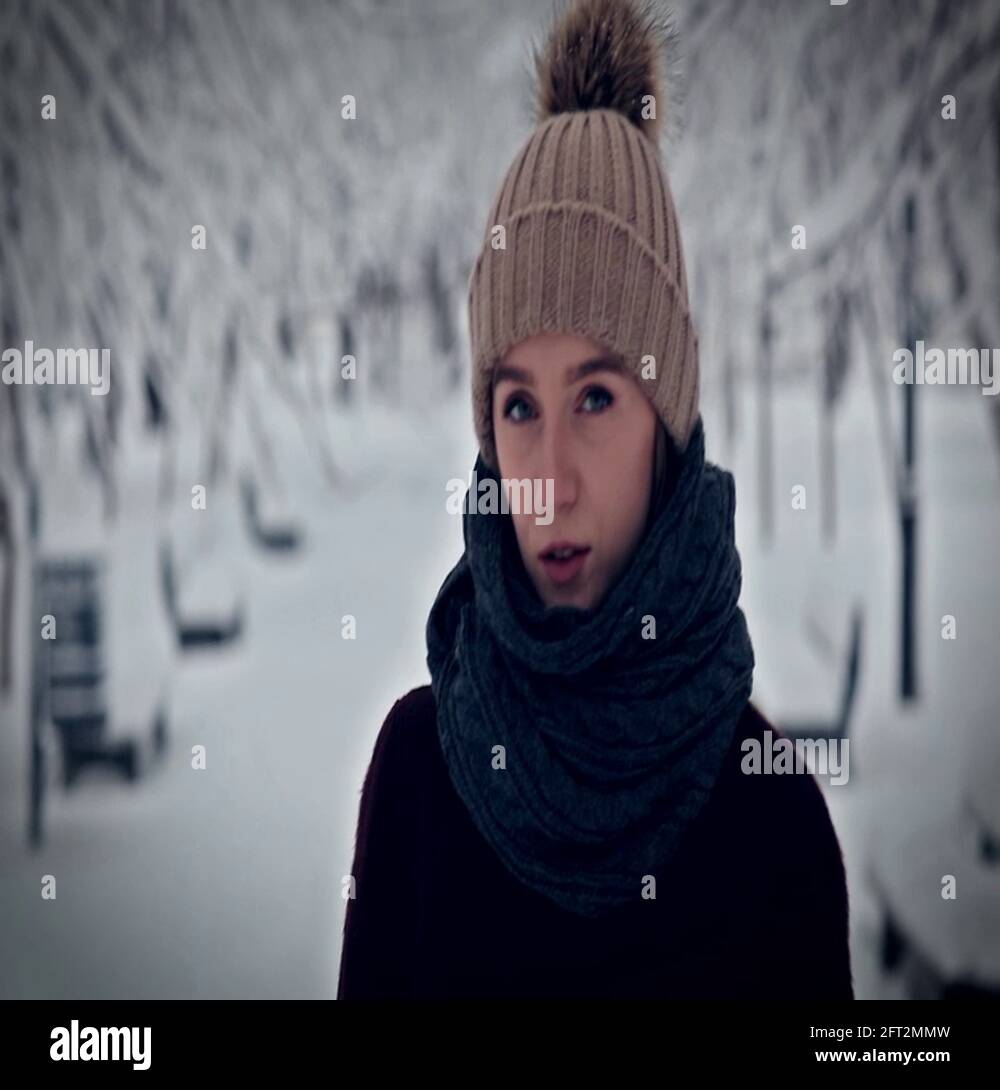 Women with covered face Stock Videos & Footage - HD and 4K Video Clips ...