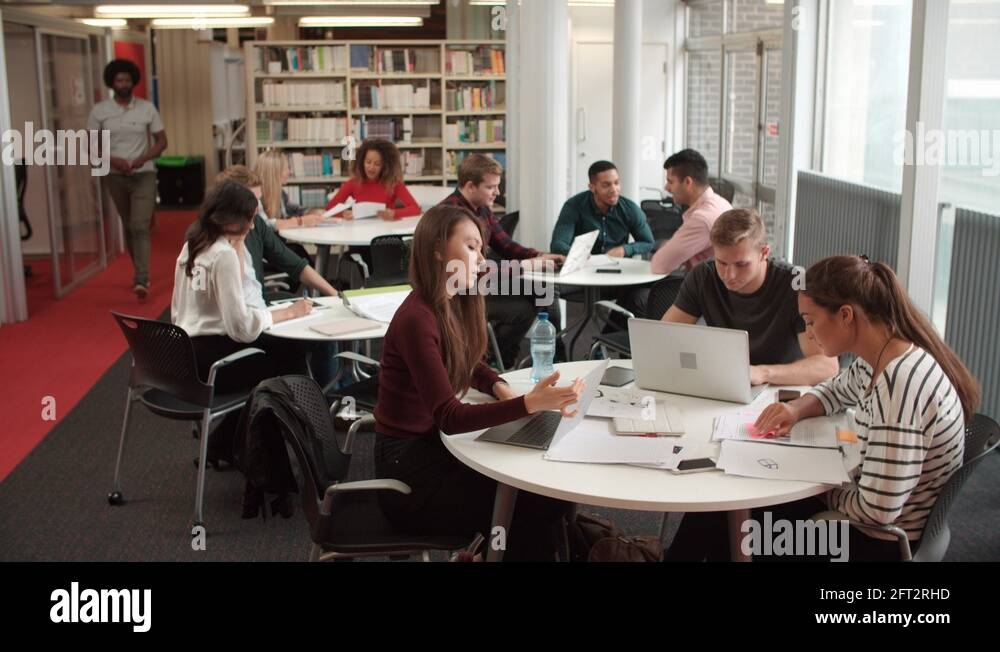 Busy university Stock Videos & Footage - HD and 4K Video Clips - Alamy