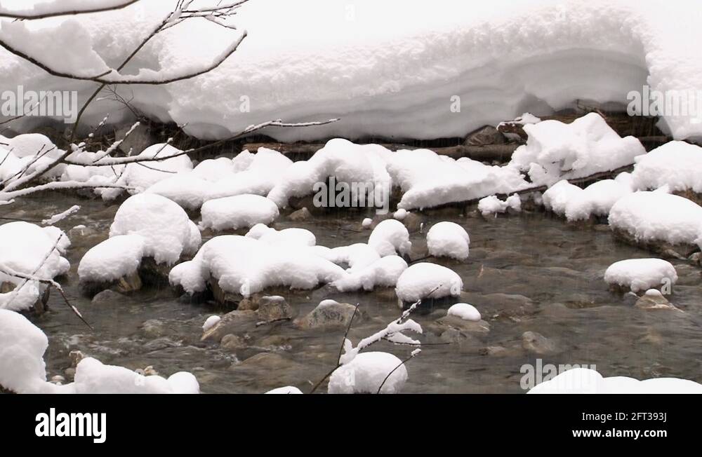 Snow layer mountain Stock Videos & Footage - HD and 4K Video Clips - Alamy