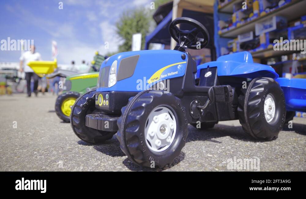 Tractor slide Stock Videos & Footage - HD and 4K Video Clips - Alamy