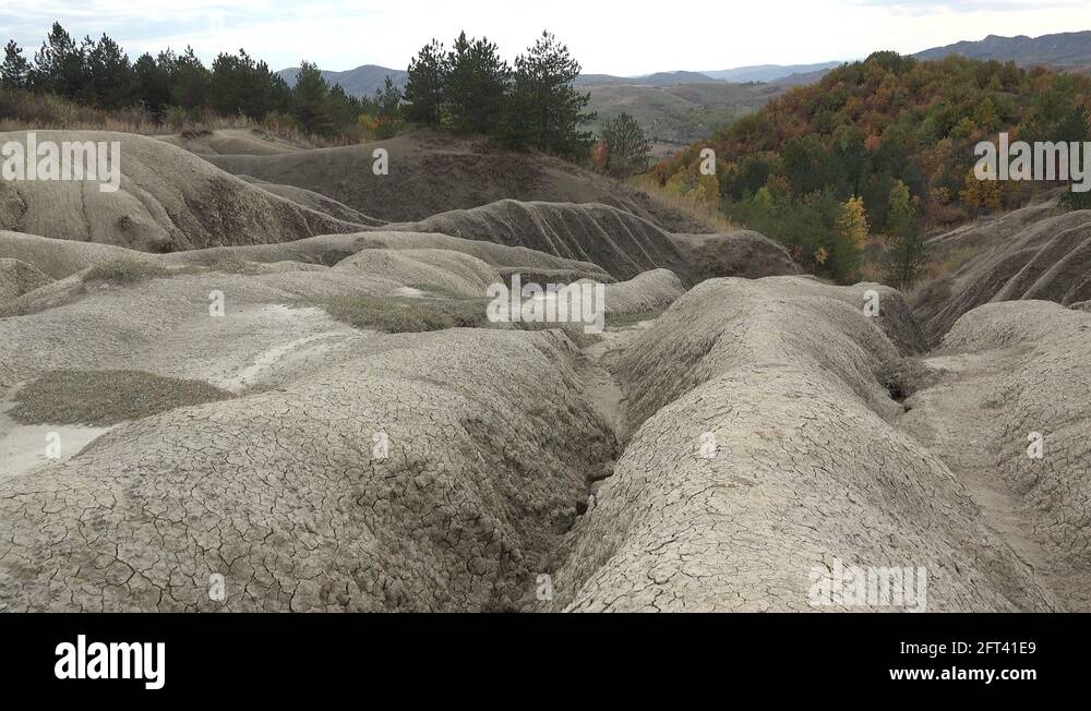Dry volcanoes Stock Videos & Footage - HD and 4K Video Clips - Alamy
