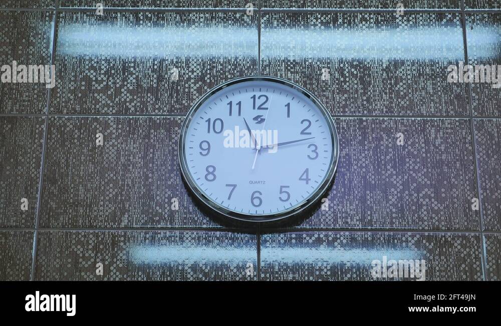 Analog wall clock icon Stock Videos & Footage - HD and 4K Video Clips ...