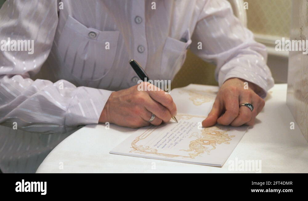 Dear greetings Stock Videos & Footage - HD and 4K Video Clips - Alamy