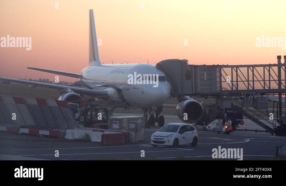 Airplane flight aviation service Stock Videos & Footage - HD and 4K ...